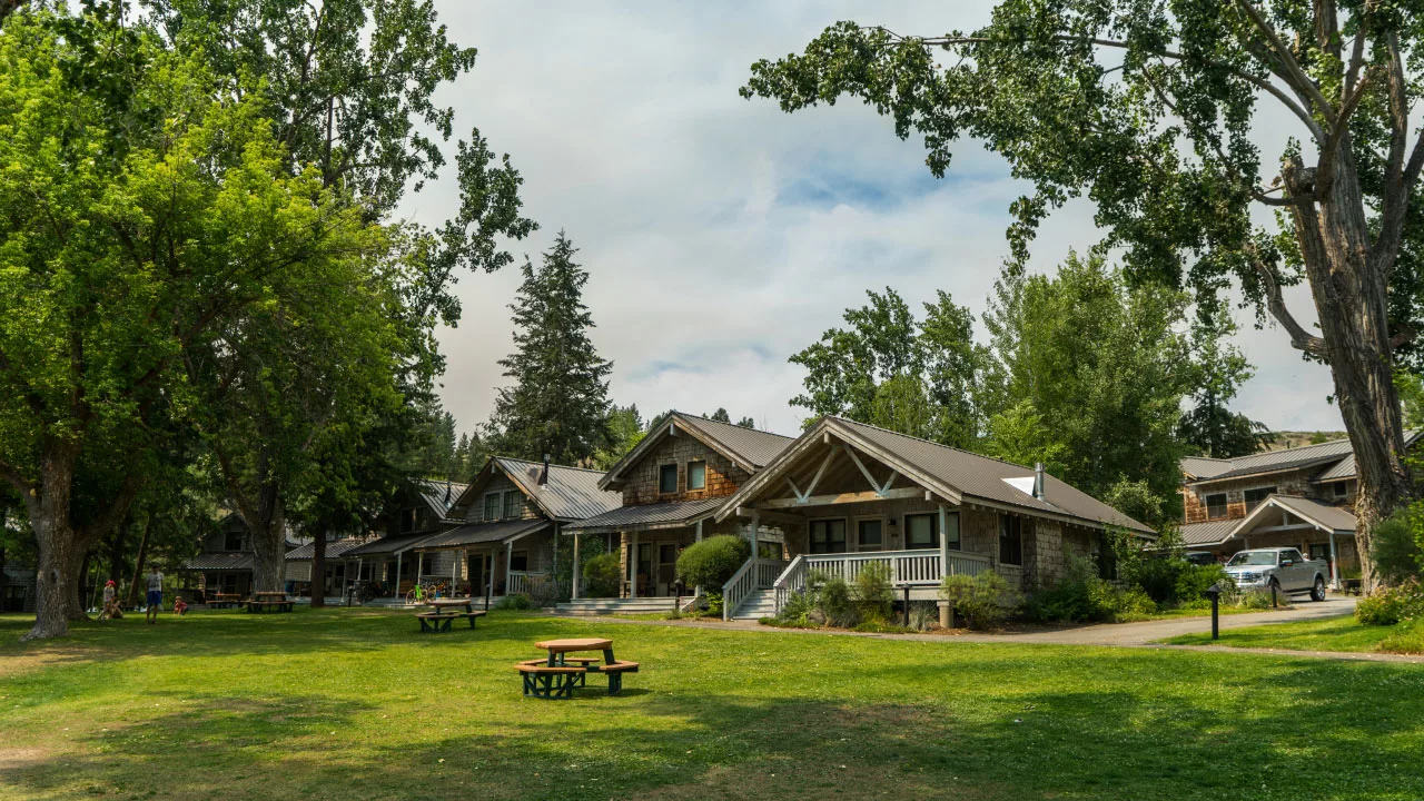 Patterson Lake Green - Sun Mountain Lodge
